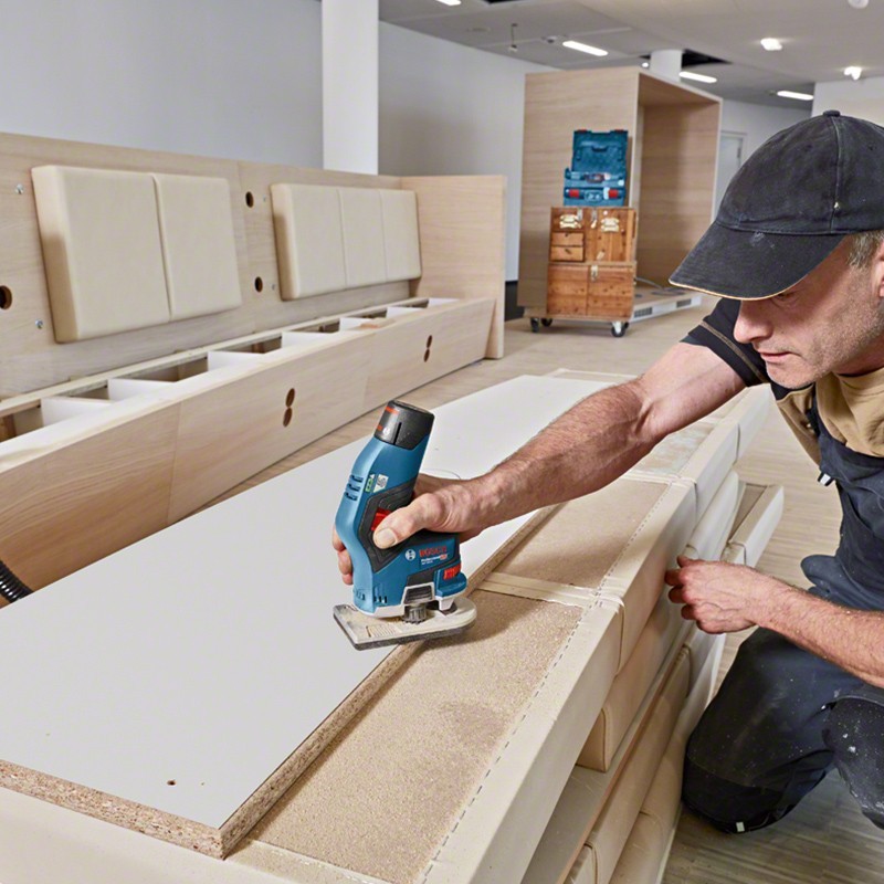 Akku-Kantenfräse GKF 12V-8 Bosch | MyToolSwiss.ch